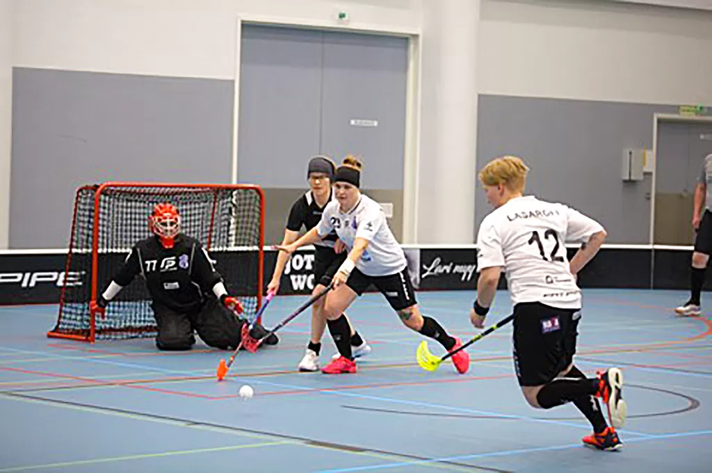 Peli on kovaa kakkosdivarissa | Puumala-lehti